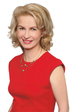 Elena Manuela David: Traiesc varsta maturitatii cu intensitatea ...